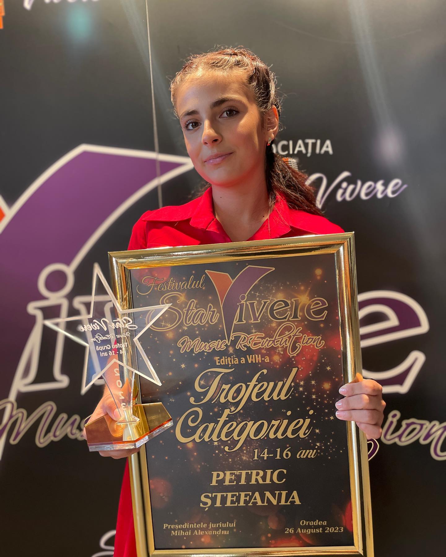 RefleqtMedia | Ștefania Petric câștigă concursul Star Vivere de la Oradea