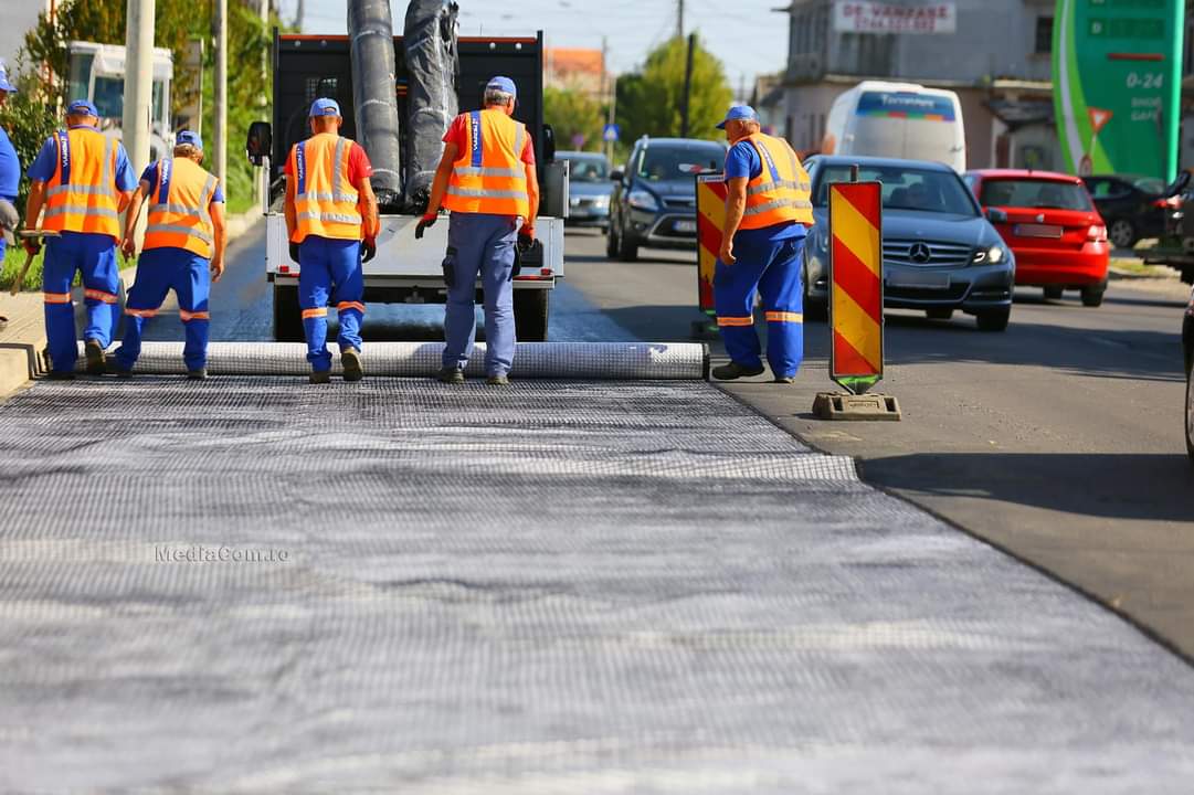 RefleqtMedia | 3 straturi de asfalt pe strada Stefan cel Mare din Turda