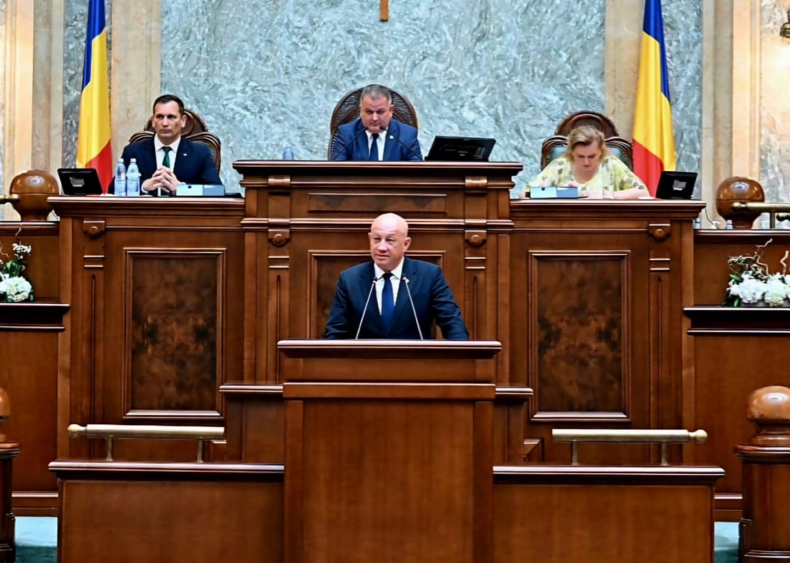 RefleqtMedia | (Video) Razvan Iulian Ciortea - SENATOR!