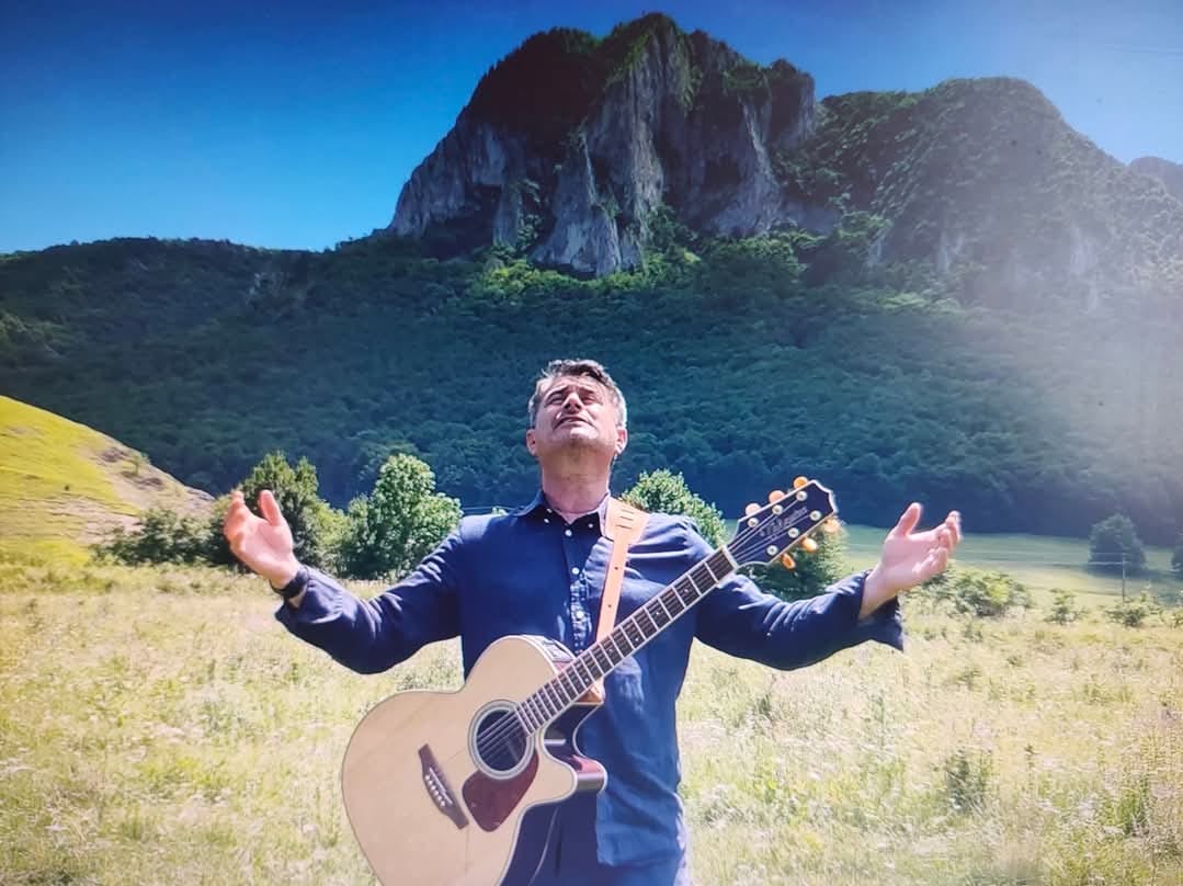 RefleqtMedia | Silviu POP - un om, o voce, o vocație!